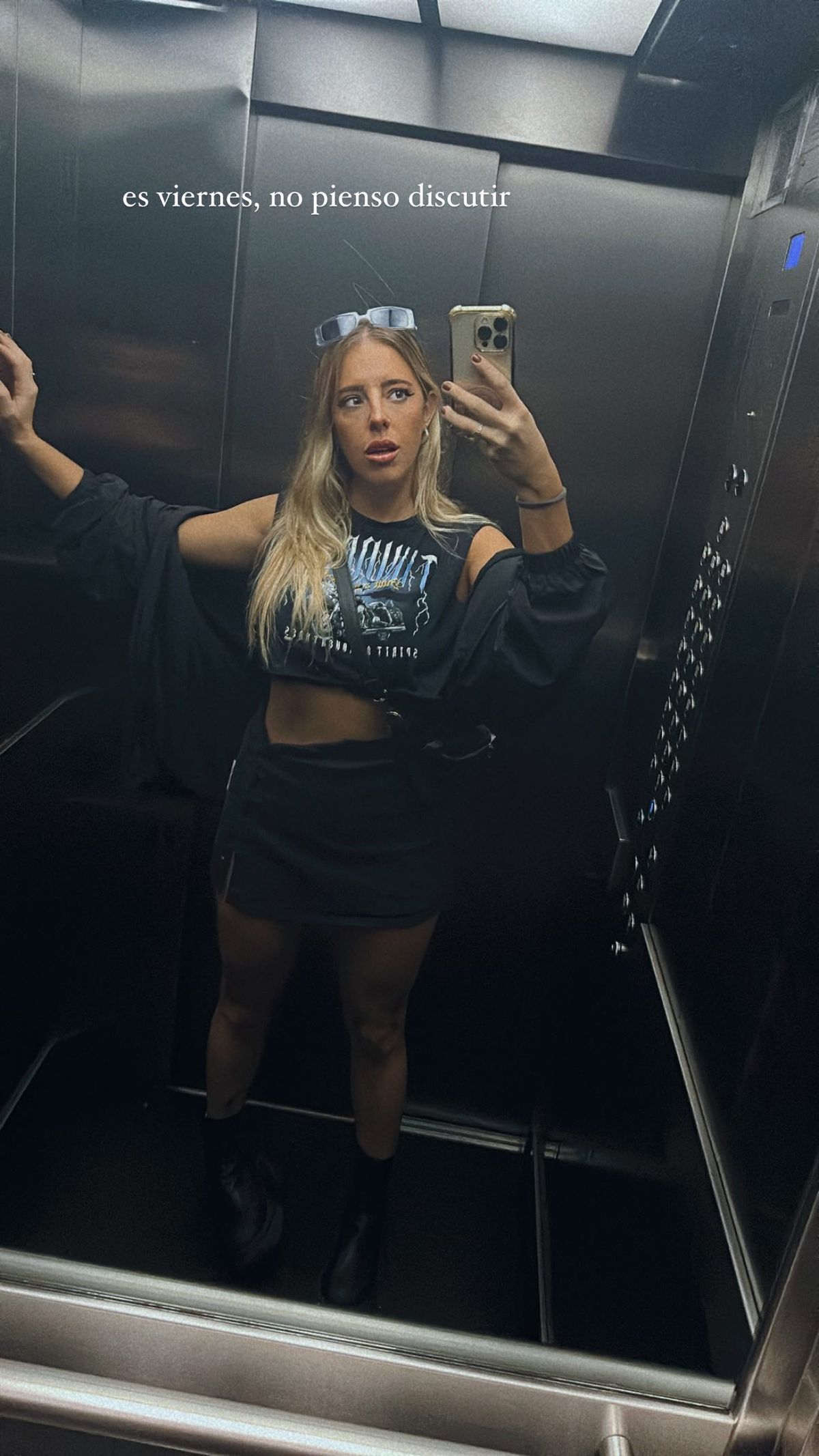 Nati Jota se suma al vestido al ras ultra ceñido y paraliza la primavera