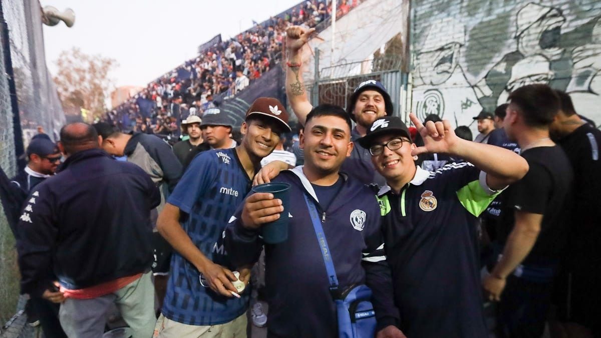 Los hinchas de Independiente Rivadavia hicieron un banderazo y vivieron ...