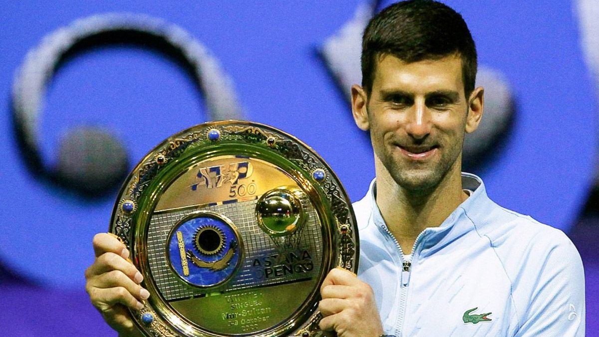 Novak Djokovic y un trofeo más para su colección