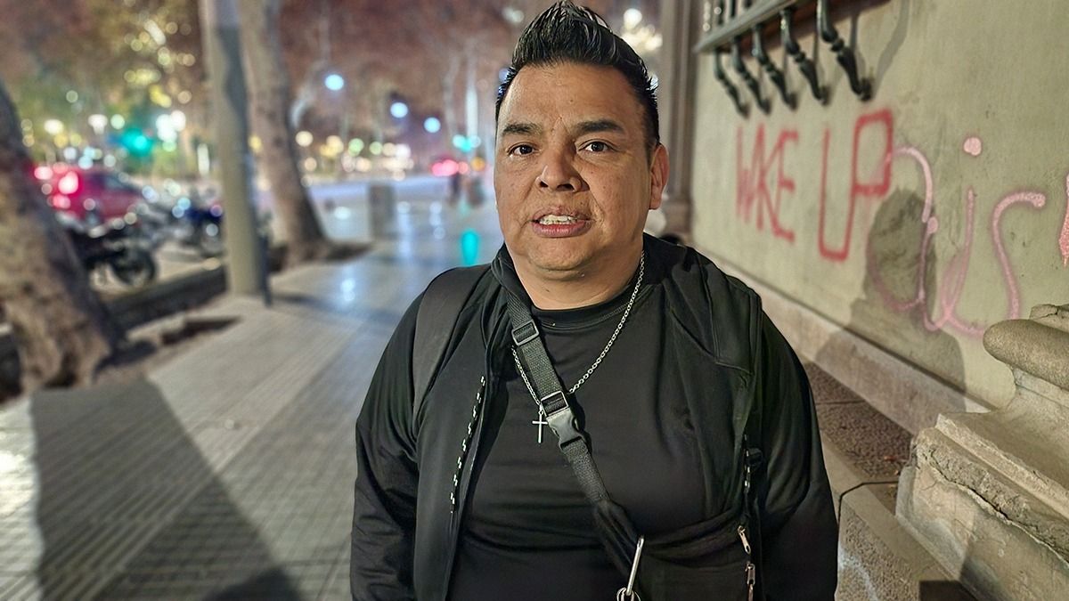 Nelson vivió en la calle, durmió en los troles y hoy ayuda a las personas sin techo a cambiar ...