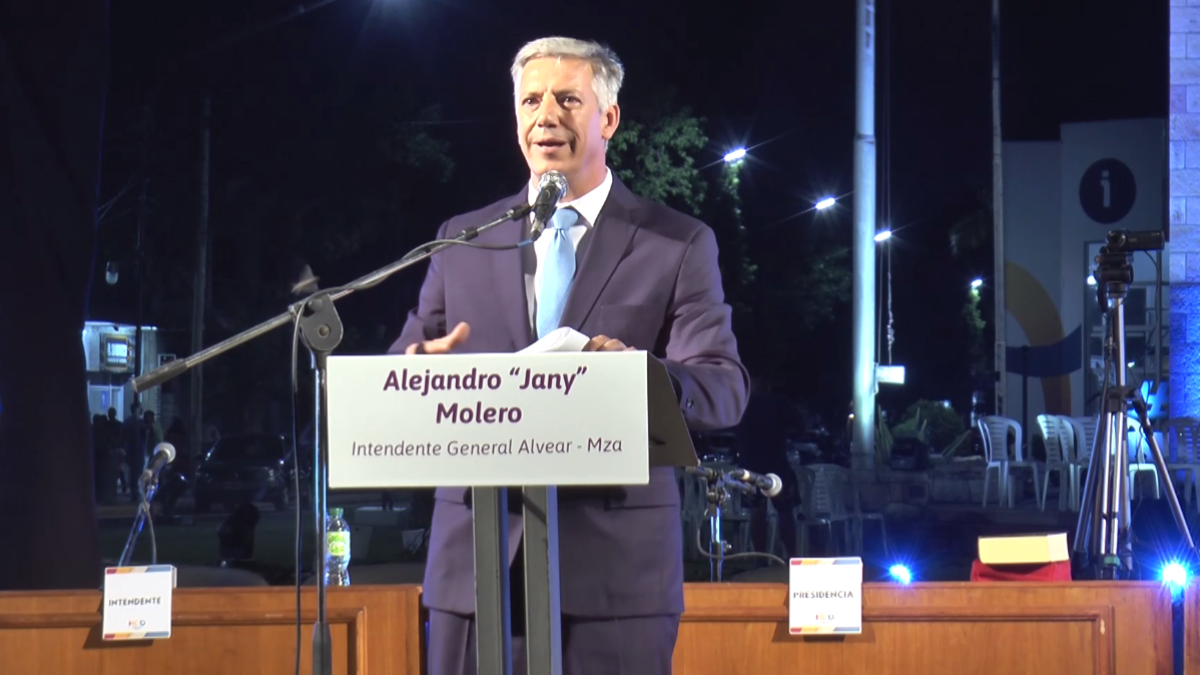 El intendente de Alvear aseguró que recibió el municipio con una deuda de $300 millones