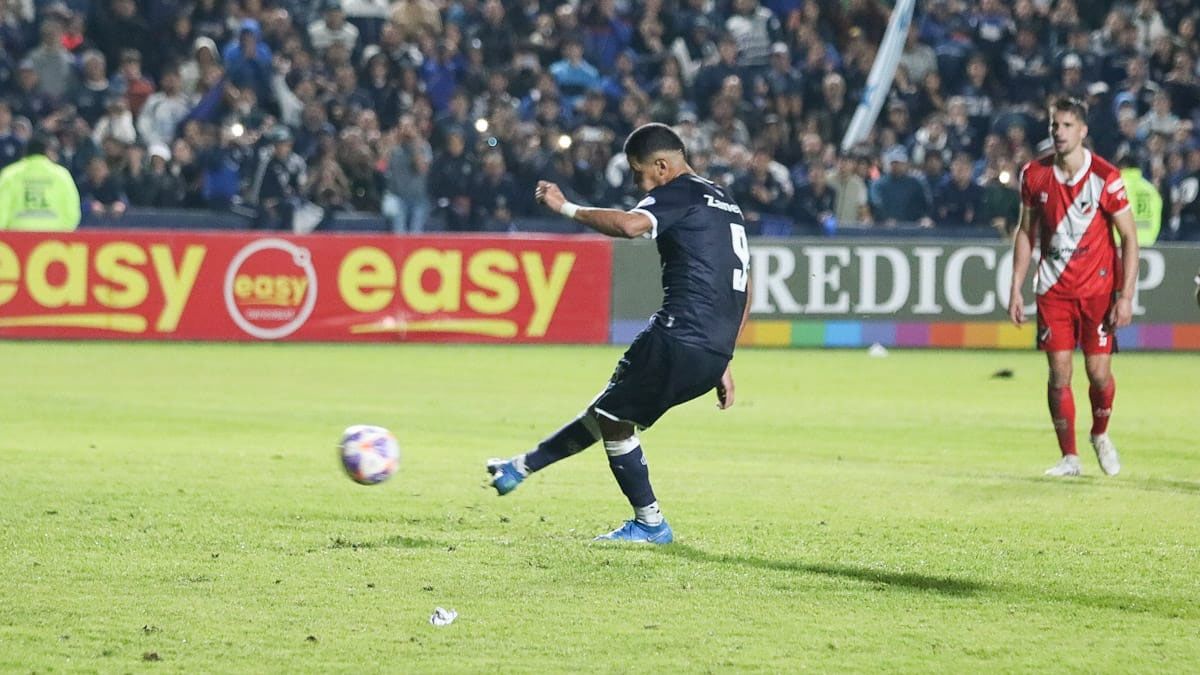 Independiente Rivadavia ya cumplió medio objetivo en la Primera Nacional