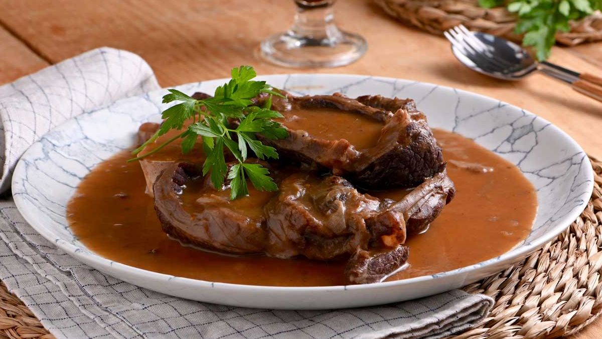 Cómo preparar Osobuco al vino tinto: la receta riquísima y mantecosa ...