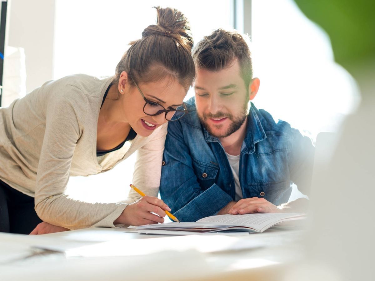 Los 5 consejos para ser feliz en el trabajo según Harvard