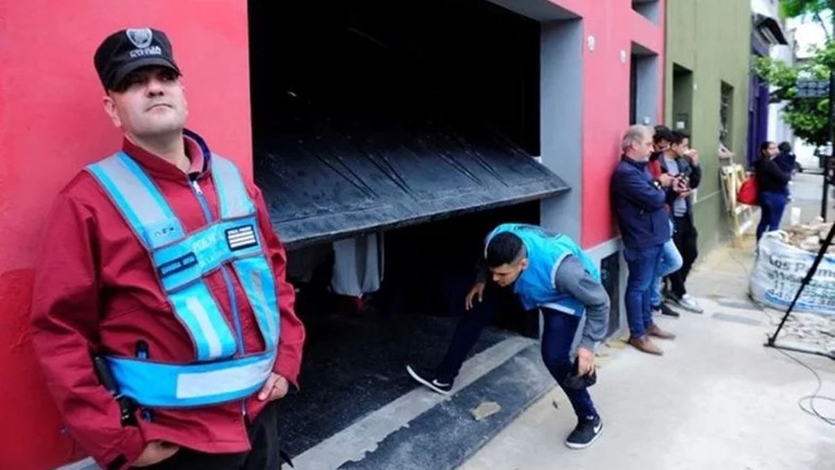 Dólares falsos en una carpeta ensangrentada: la nueva pista en el ...