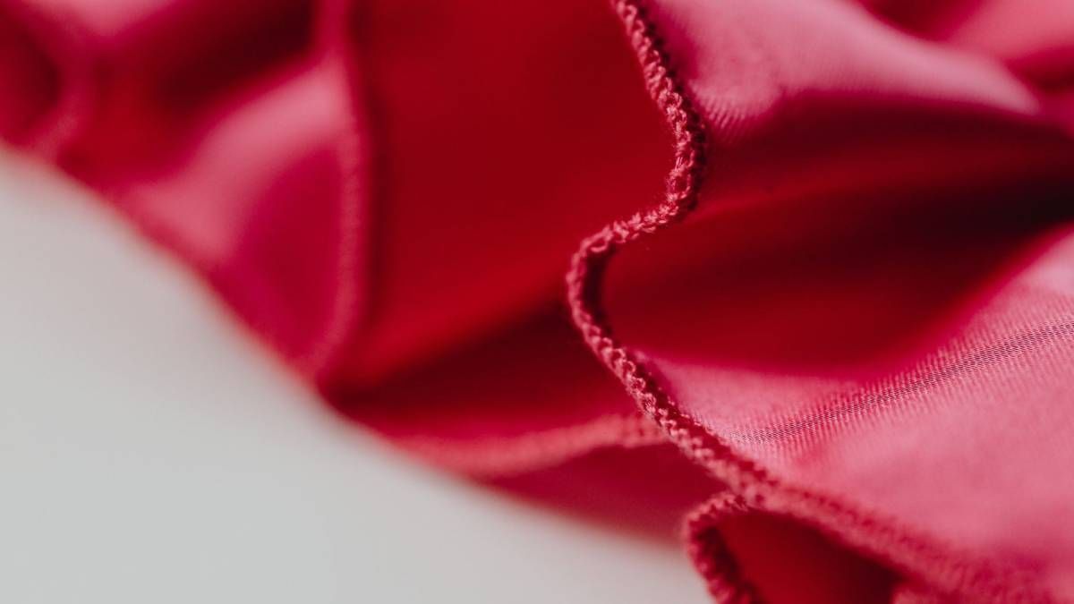 Feng Shui: limpiá las malas energías con el ritual del trapo rojo