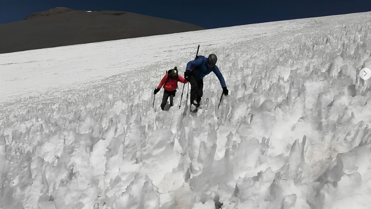 Un guía relató que en el cerro Marmolejo los vientos rompen las carpas ...