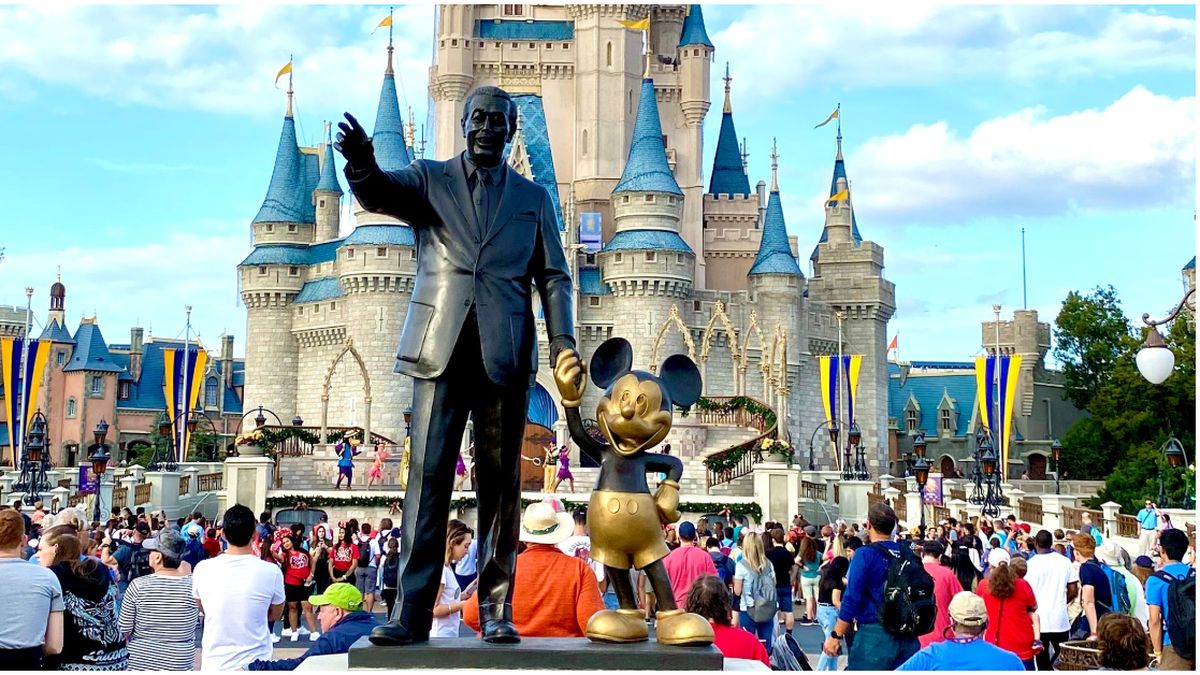 Disney celebra el mes de la herencia hispana con famosos artistas