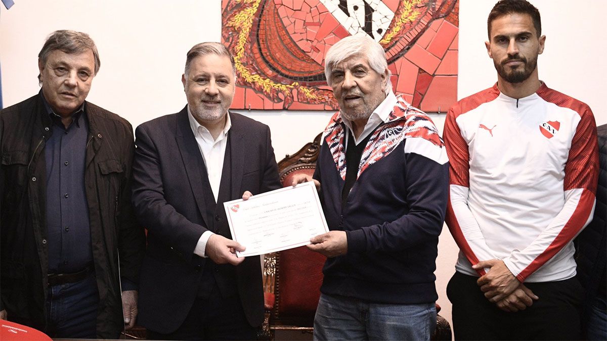 Independiente de Avellaneda le hará una gran demanda a Hugo Moyano