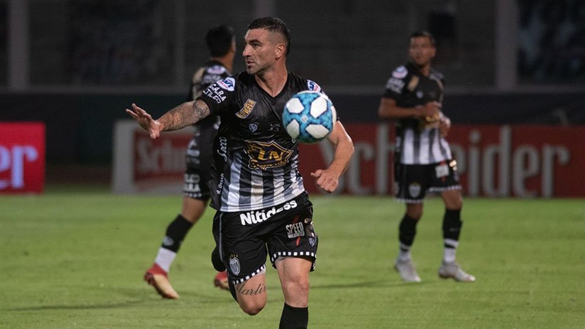 Para Paolo Impini, es un lindo desafío poder jugar en la Lepra