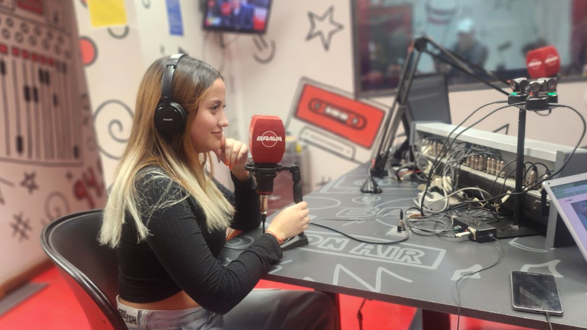 Sofía Quiroga, la protagonista del meme she corta dio una entrevista en el streaming de Brava