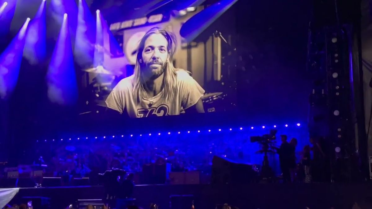 Foo Fighters homenajeó a Taylor Hawkins con estrellas del rock