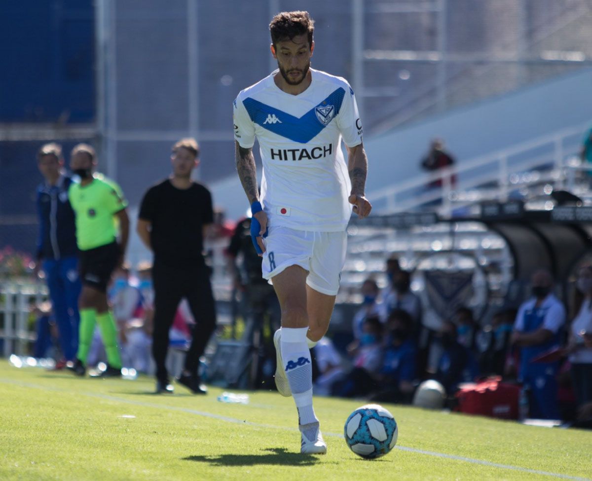 Ricky Álvarez anunció su retiro del fútbol