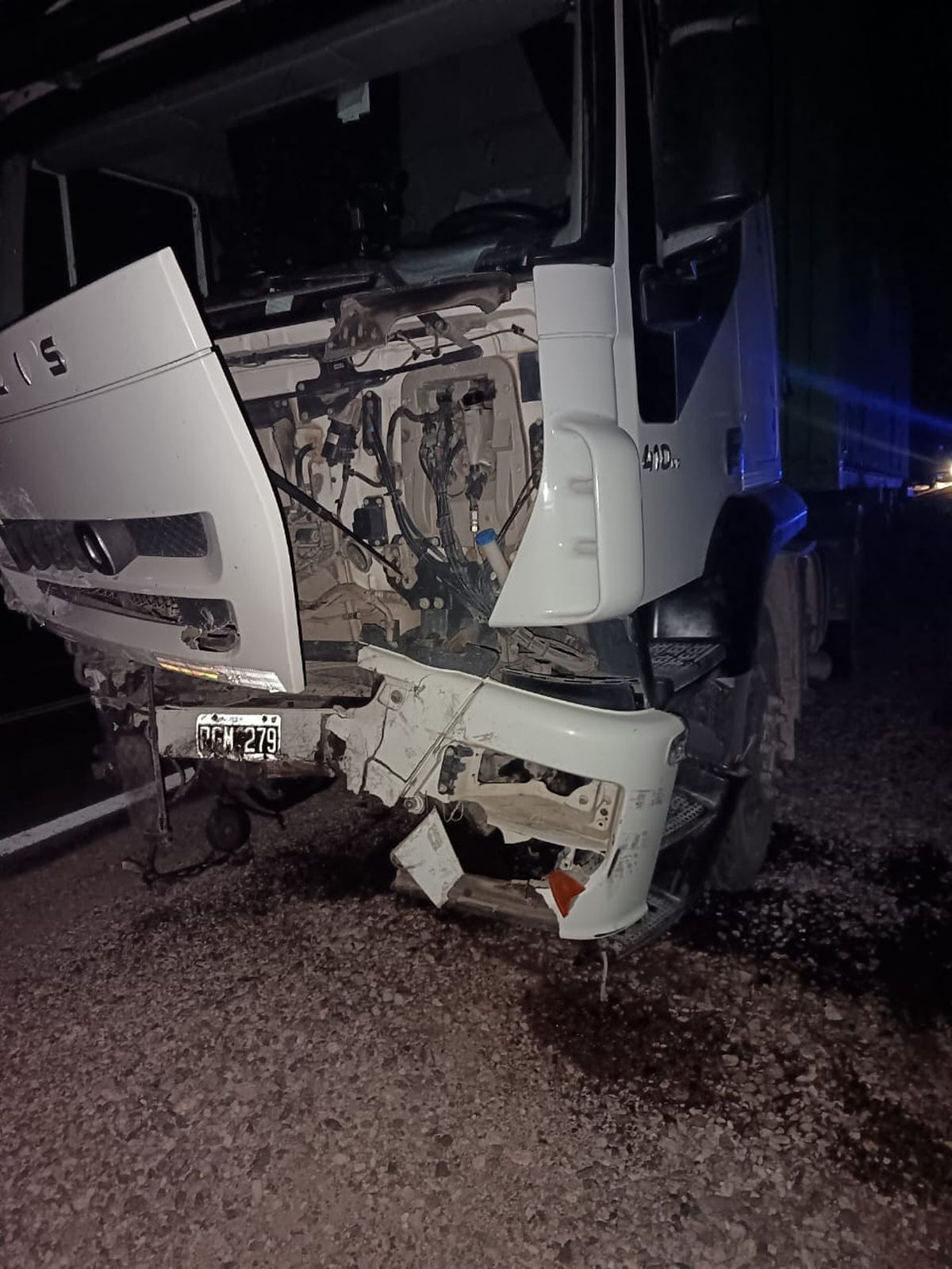 Así quedaron la camioneta y el camión tras el brutal accidente con ...