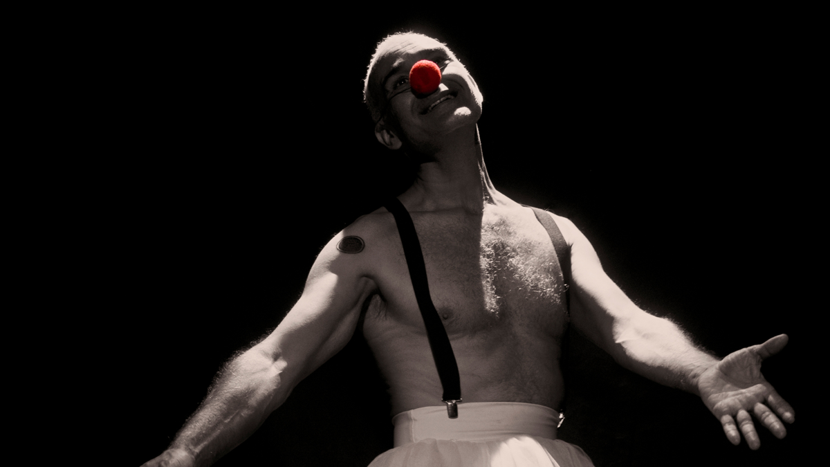 Daniel Quiroga estrena Pollo Picante en el Independencia