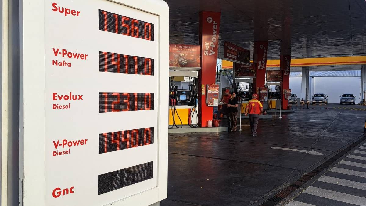 Shell aumentó sus combustibles el 1,75% e YPF confirmó que lo hará desde este viernes