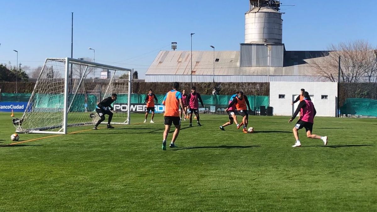 Racing no descansa pero el Chacho juega al misterio