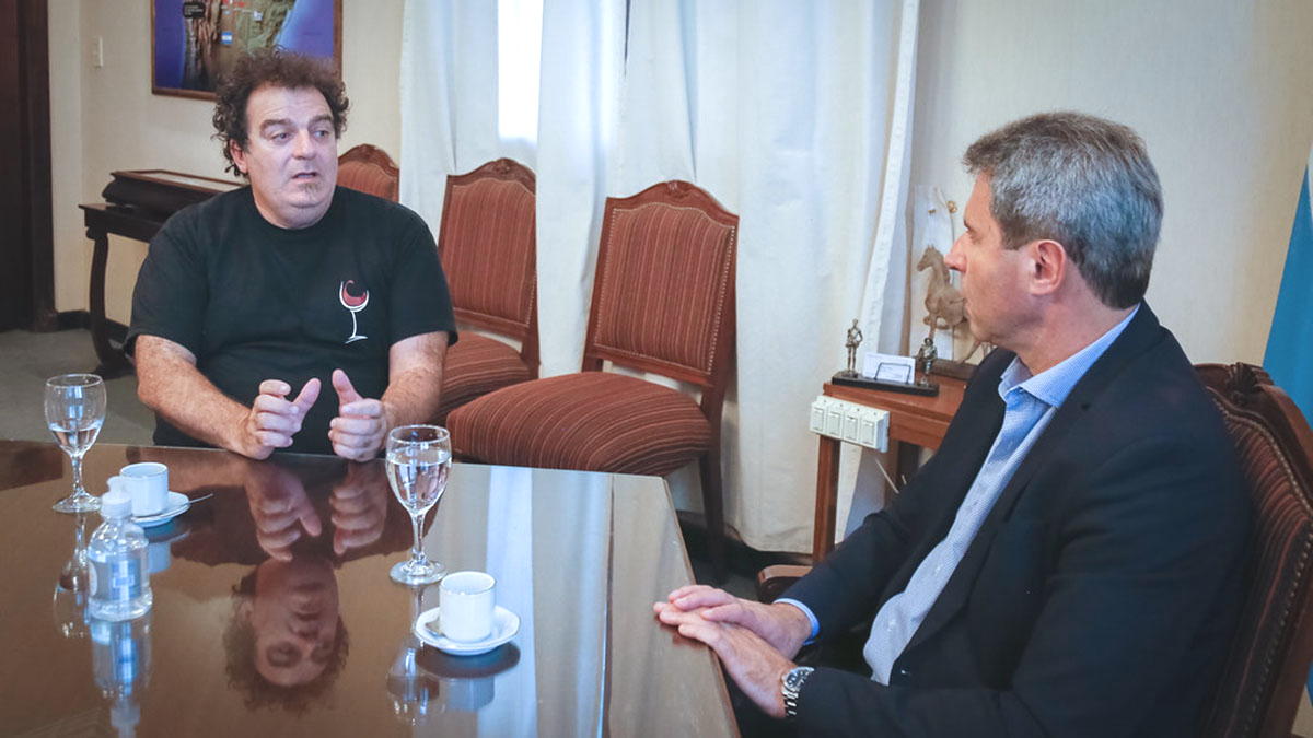 Alejandro Vigil se reunió con Uñac y acordó estrategias para ...