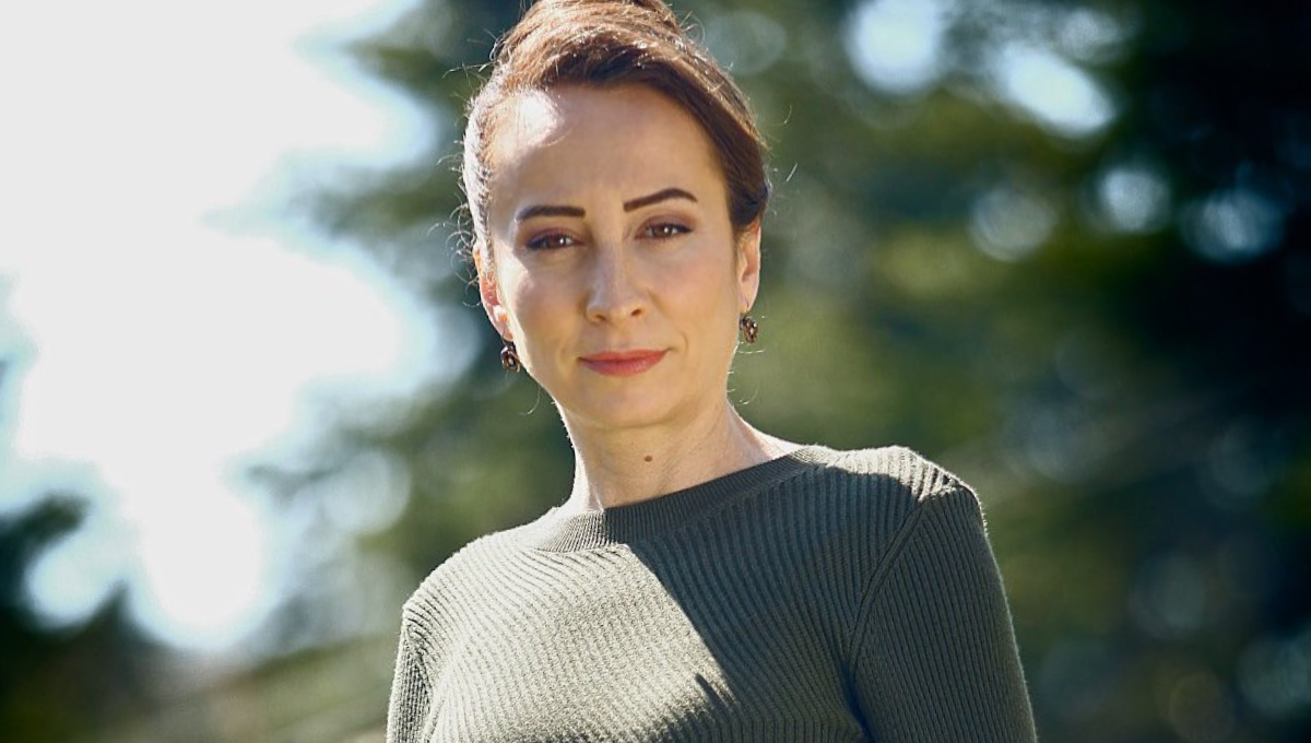 Cuántos años tiene la actriz Sezin Bozaci, Mahinur de la telenovela Melissa de Turquía