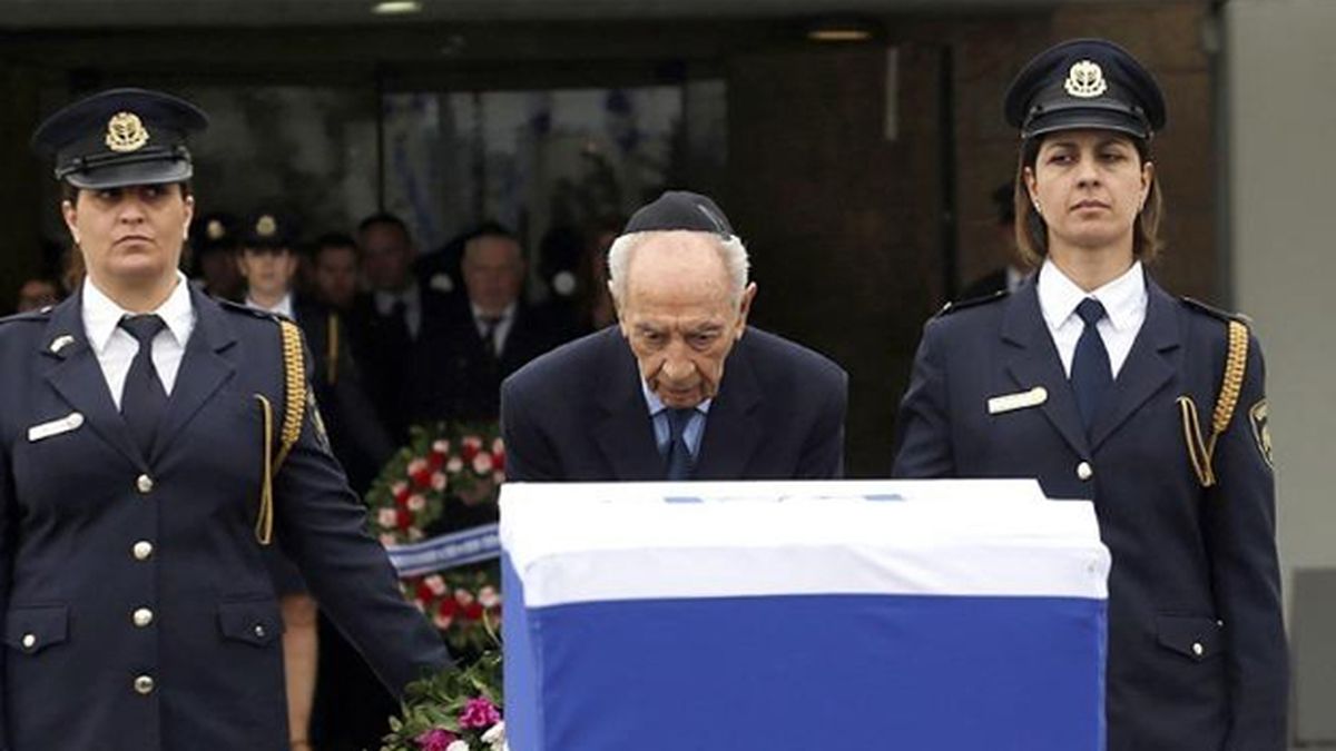Los israelíes despiden los restos de Sharon en víspera del funeral