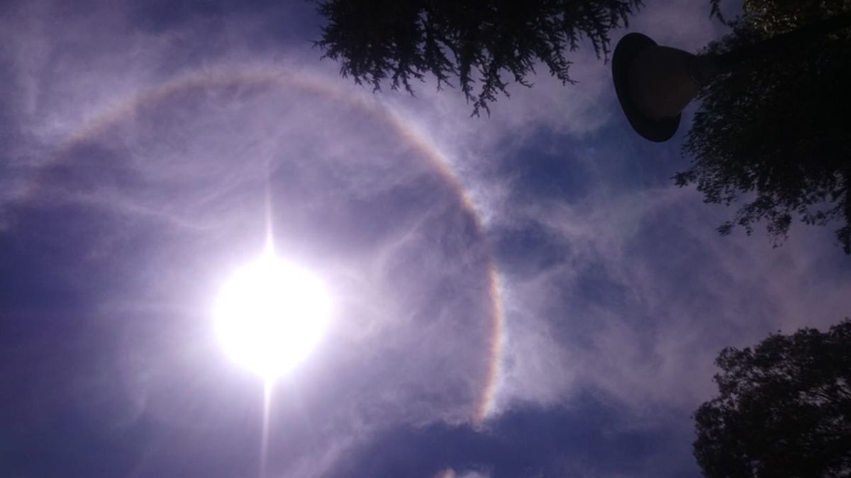 Qué es el arco iris que rodeó el sol en el cielo de Mendoza