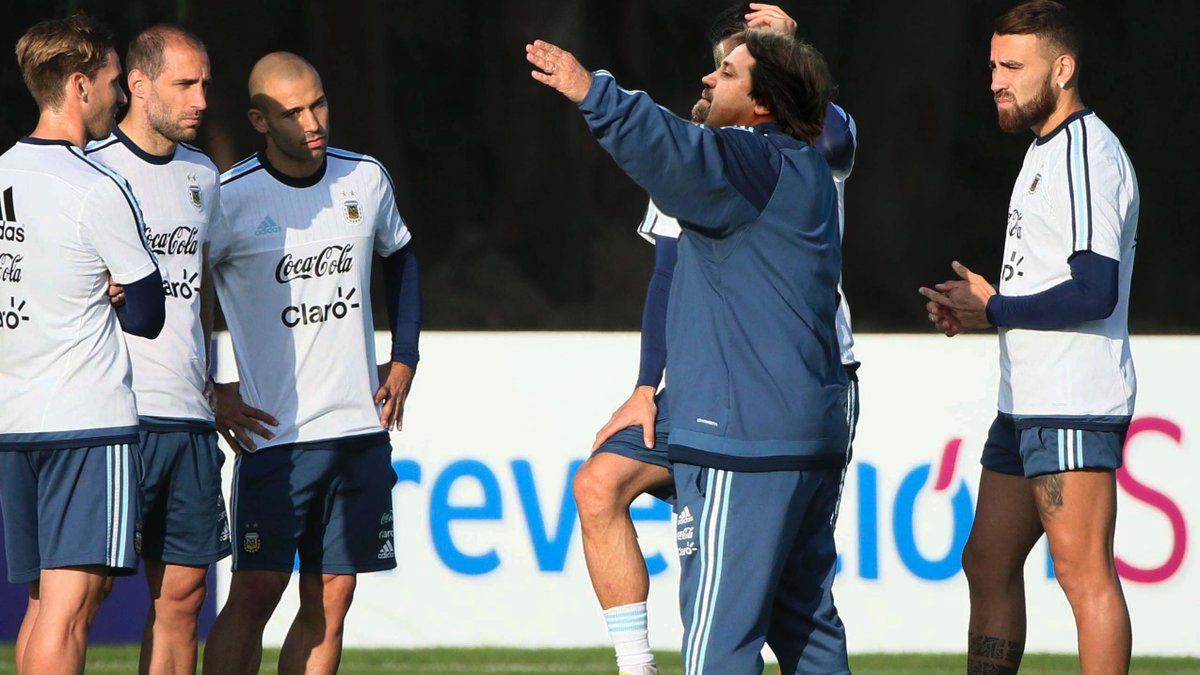 Renunció Martino y aparecieron los memes en las redes sociales