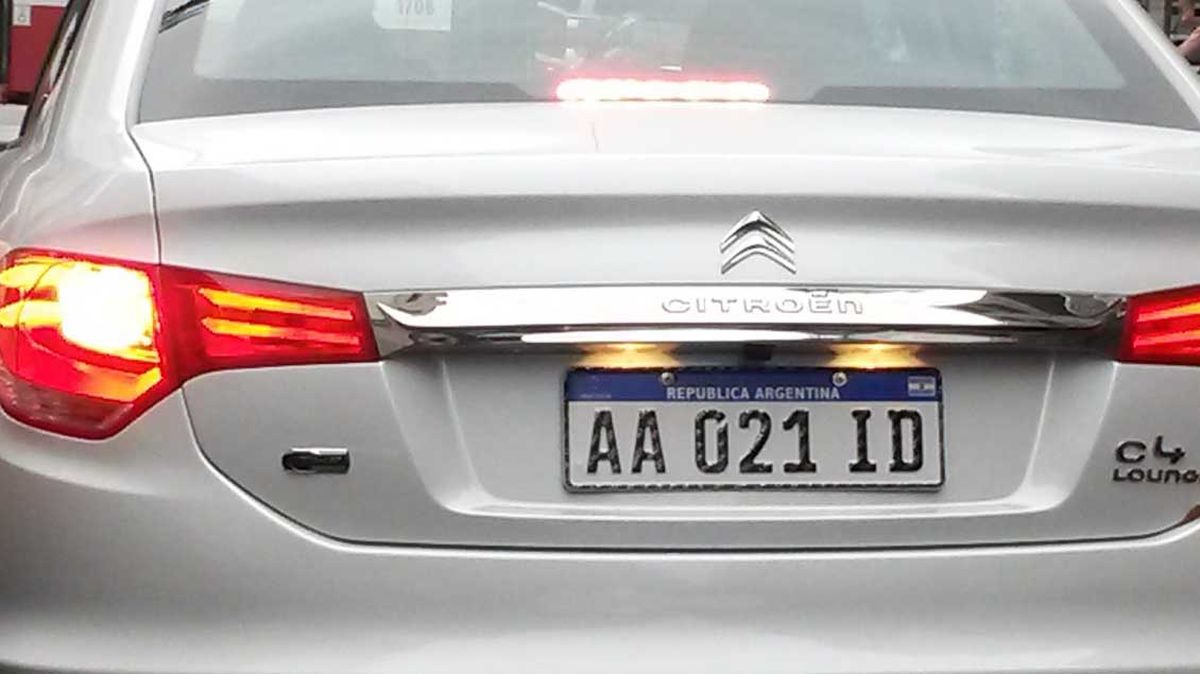 Mirando la patente del auto se puede saber en qué ciudad está radicado