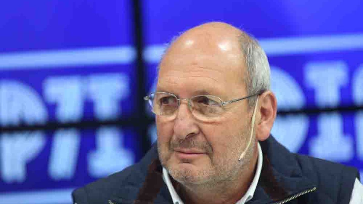 Cobos debe estar arrepentido, pagó un costo político muy grande