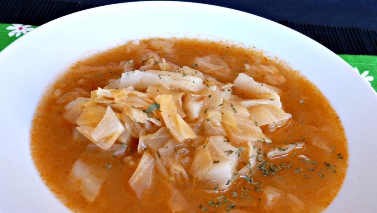 Cómo cocinar cabbage soup, la receta que tiene al repollo como ...