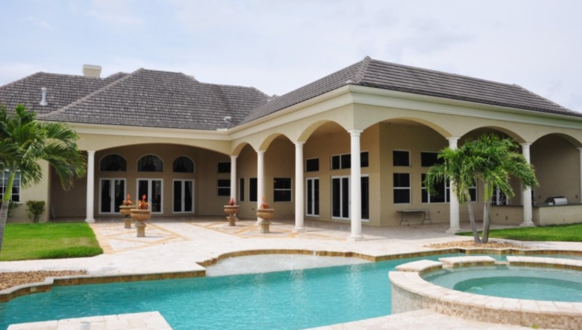 Dwayne Johnson tiene una impresionante mansión en un lujoso barrio de ...