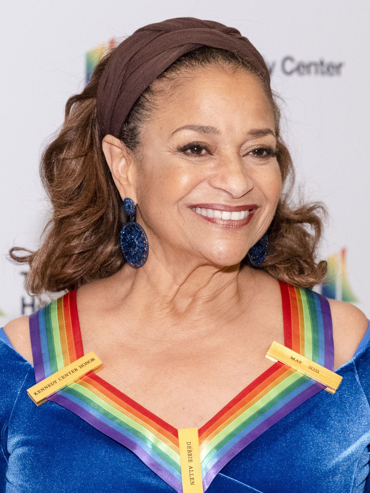 A 42 años del estreno de la serie FAMA, así se ve hoy Debbie Allen
