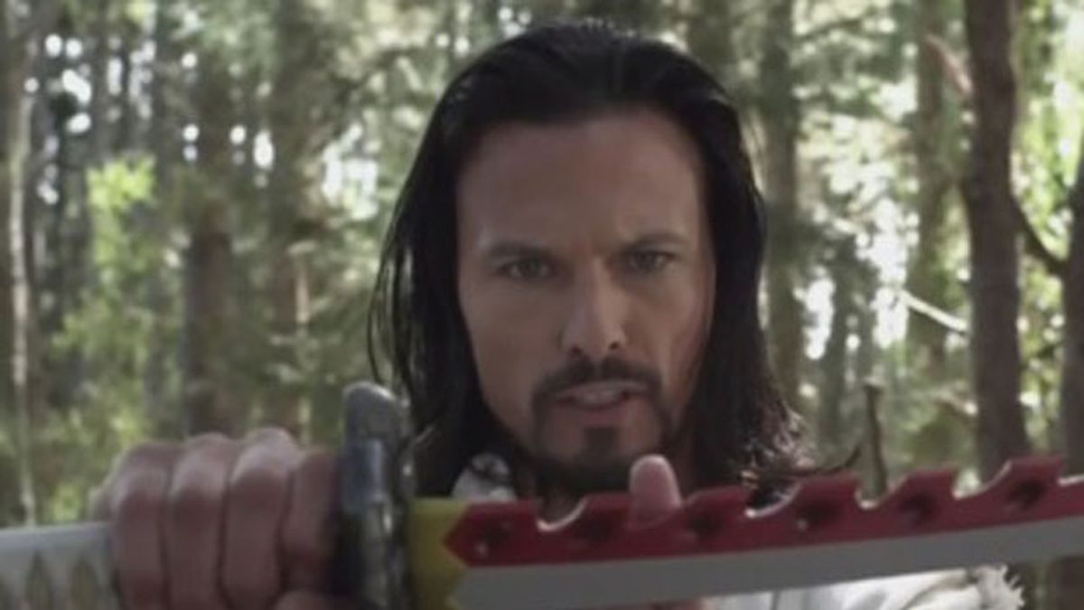 Detuvieron al Power Ranger Rojo por matar a un compañero con su espada