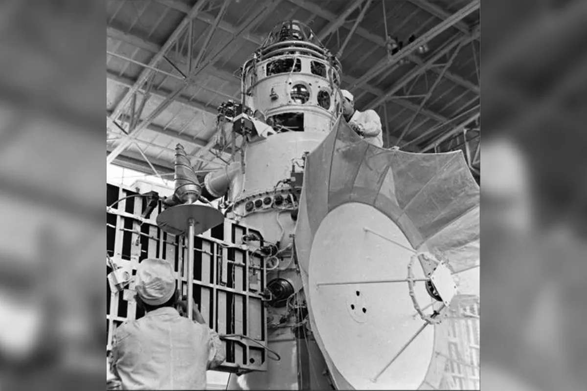 Un satélite soviético de hace 50 años está por caer a la Tierra, y ...