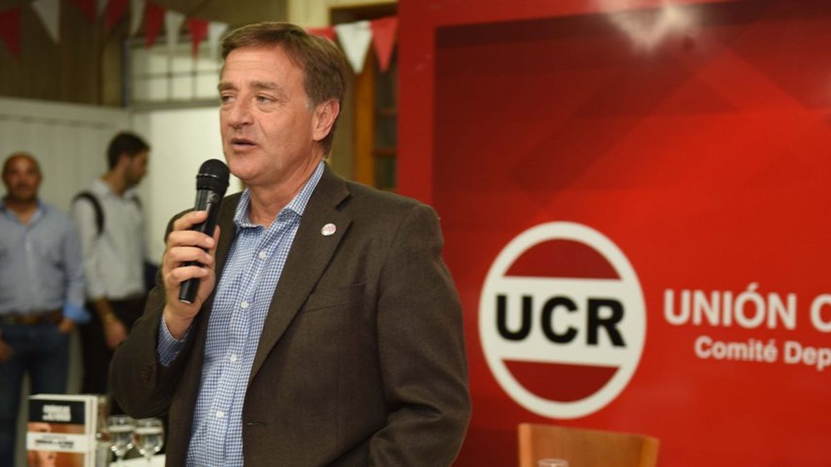 El intendente de Capital capta casi el 50% de la intención de votos ...