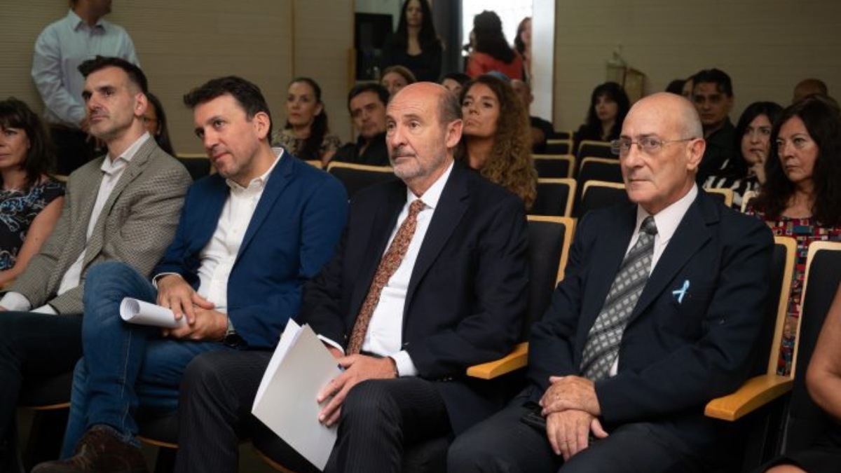 Más de 100 empleados estatales comenzaron la Tecnicatura Superior en Administración Pública