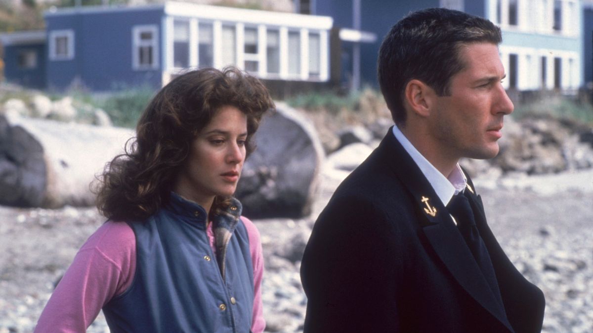 Con 69 años, así se ve hoy Debra Winger de Oficial y Caballero