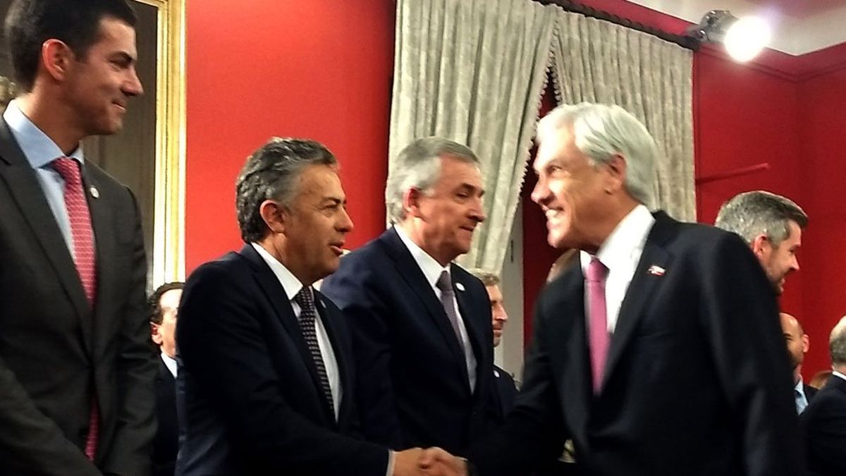 Cornejo acordó obras y acciones para los tres pasos a Chile