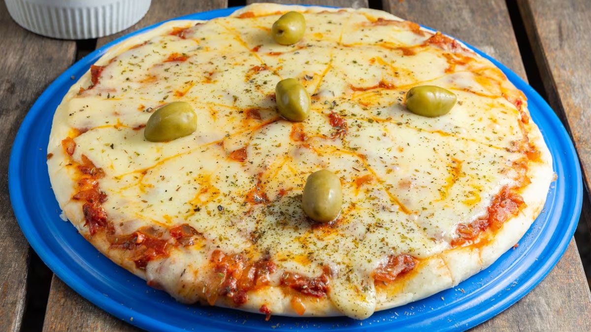 Cómo hacer pizza casera: la receta fácil y rápida con levadura seca