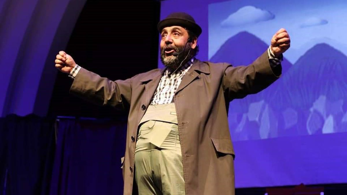 El actor y director teatral Claudio Martínez pelea por su vida