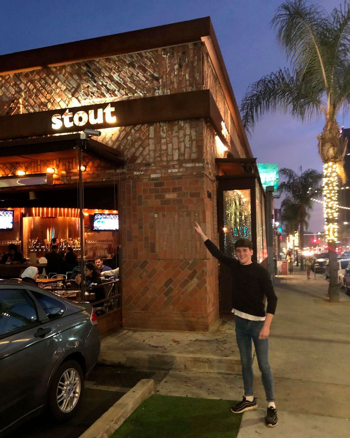 Con extensa filmografía, así luce el actor que interpretó a Rickon ...