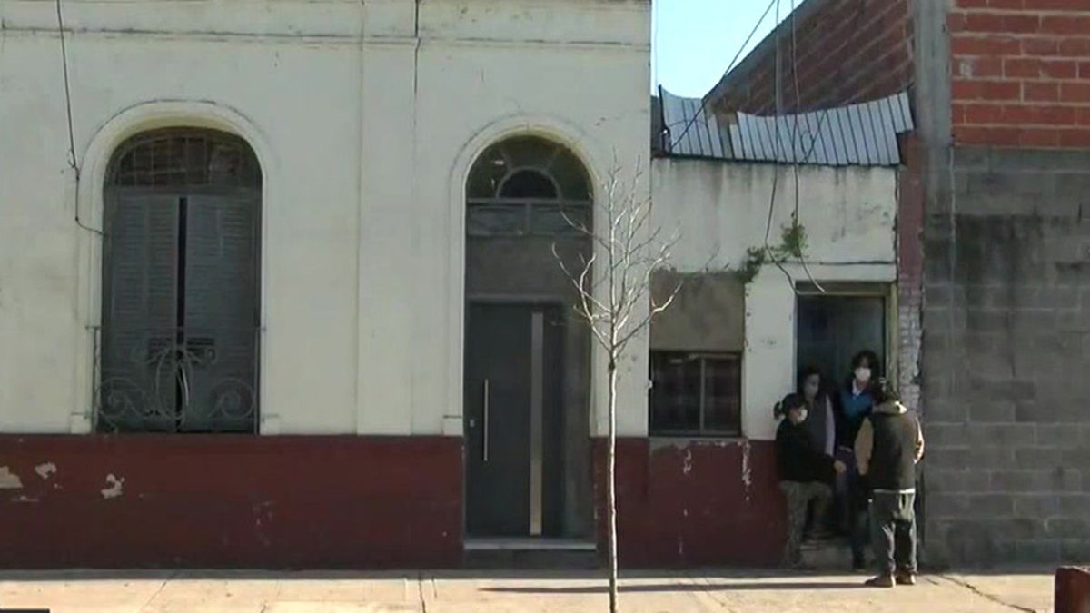 Una Adolescente Apuñaló A Su Tía Embarazada Y A Los Hijos Mientras Dormían