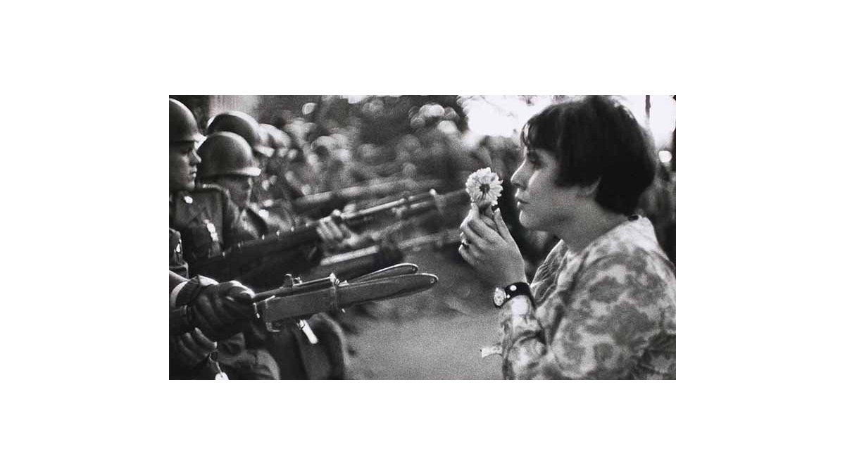 Falleció Marc Riboud, el fotógrafo de la flor ante los fusiles