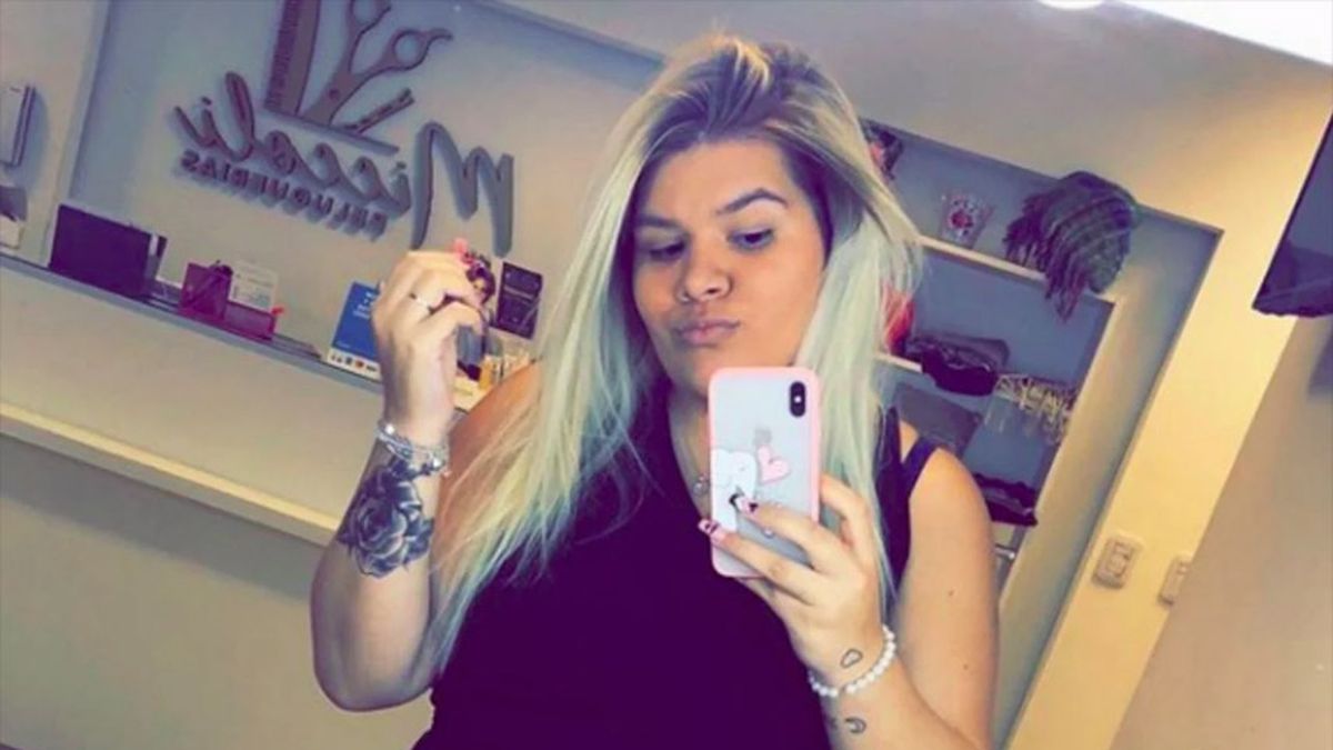 Cada día más fogosa: Morena Rial explota las redes escotada en ropa ...