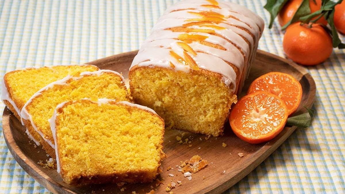 Budín de mandarina esponjoso, la receta riquísima que se prepara en 10 ...