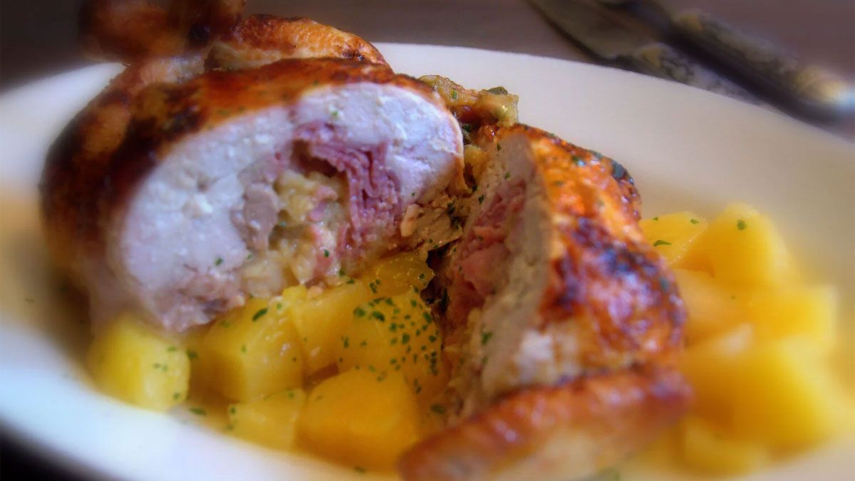 Trucos para preparar pollo relleno económico en Navidad