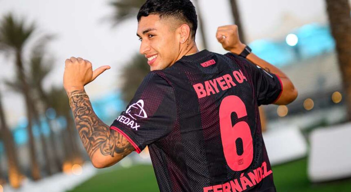 ¡Para el olvido! Equi Fernández debutó en Bayer Leverkusen y lo expulsaron
