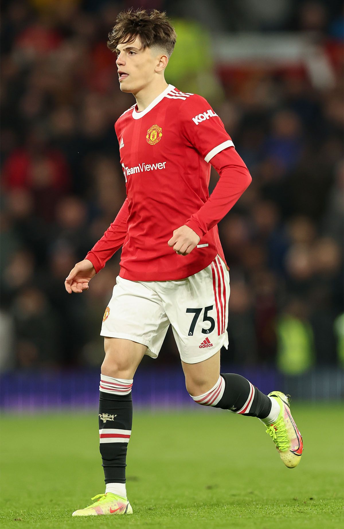 Alejandro Garnacho debutó en el Manchester United a los 17 años e hizo ...