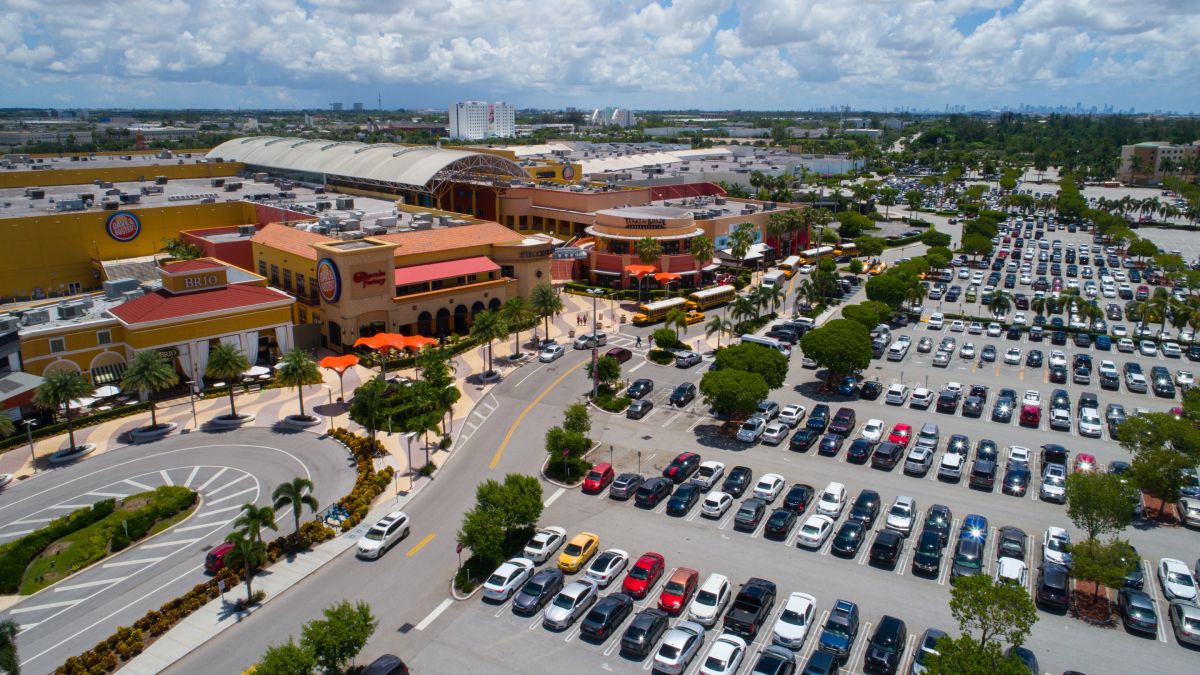 Toma aire para conocer el outlet con las mejores ofertas de Miami y que ...