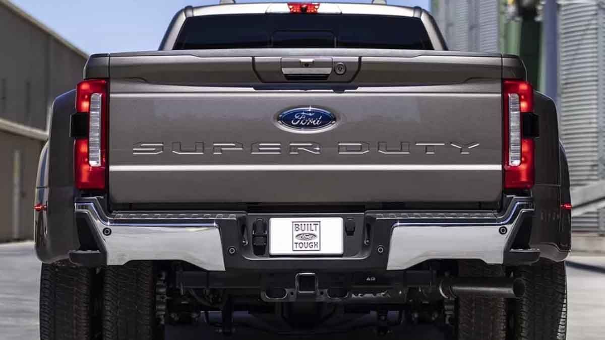 Ford F-550, la súper pick up que carga más de 5 toneladas y tiene motor ...