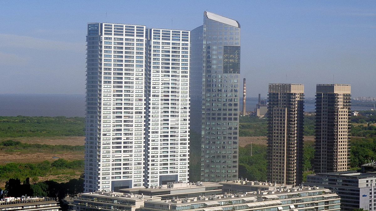 YPF puso a la venta su imponente edificio de Puerto Madero
